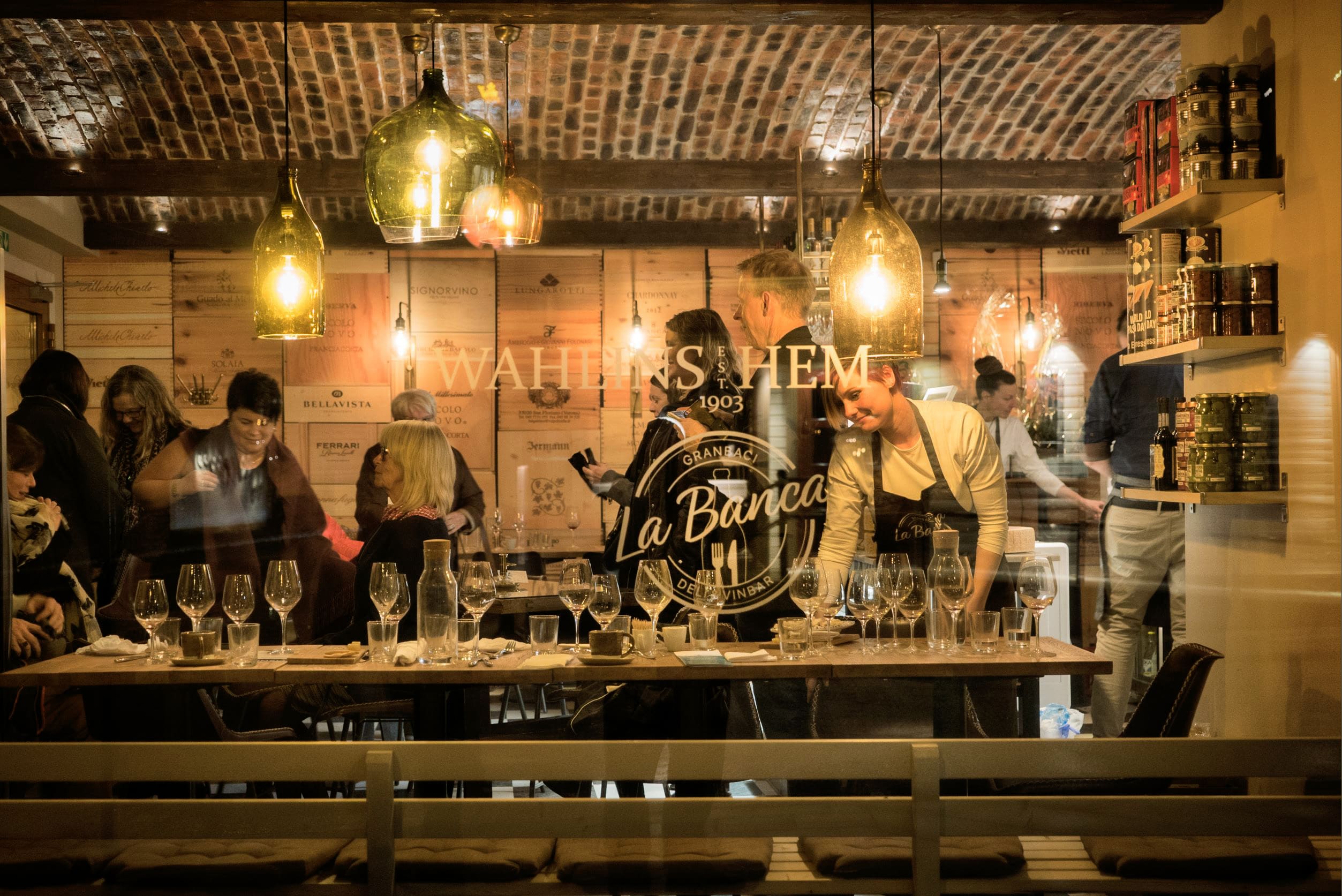 La Banca - Deli & Vinbar - MENY